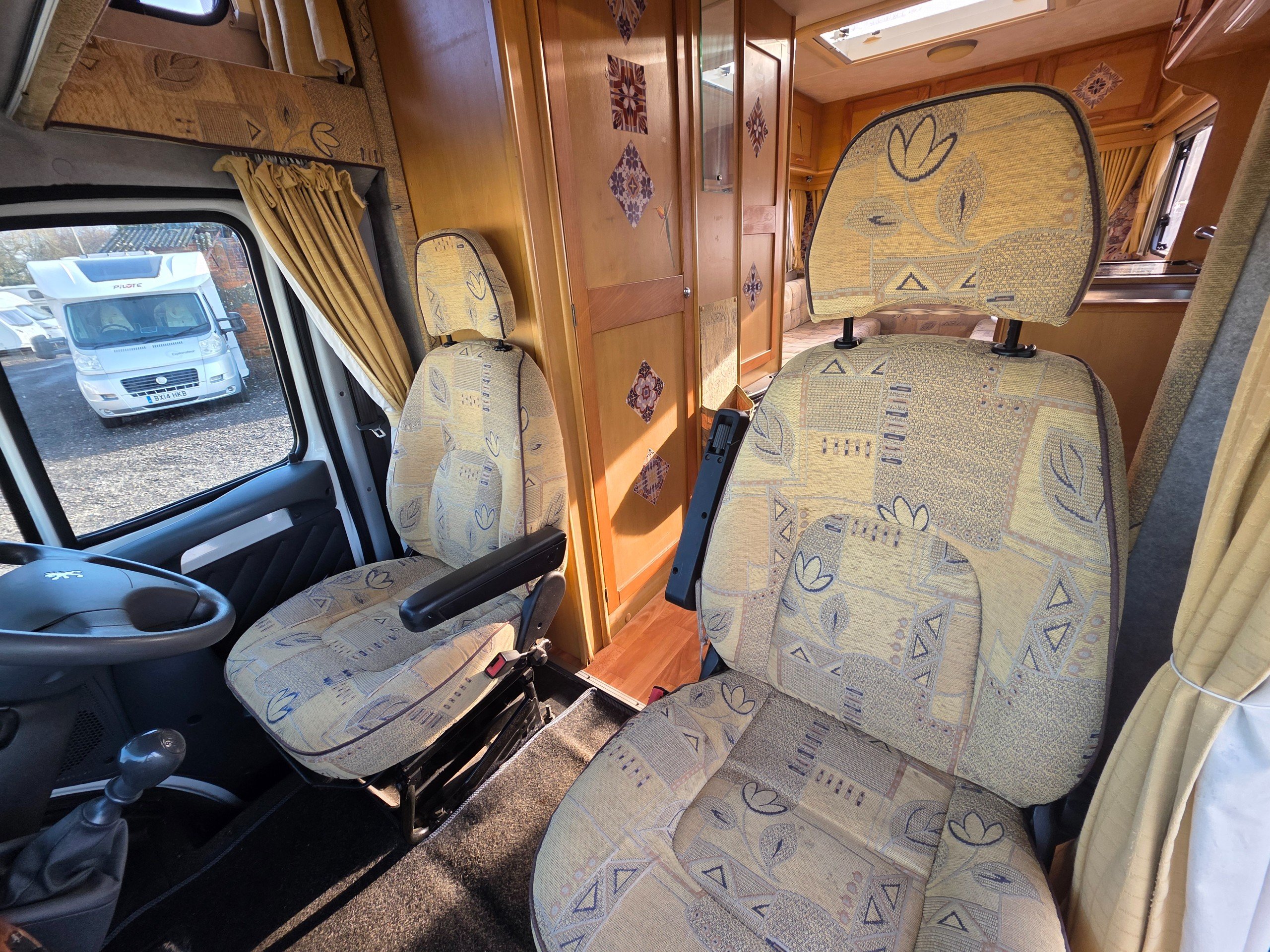 Used 2006 Compass Suntor 400 HDI 330 LX MWB C/C for sale in Taunton ...